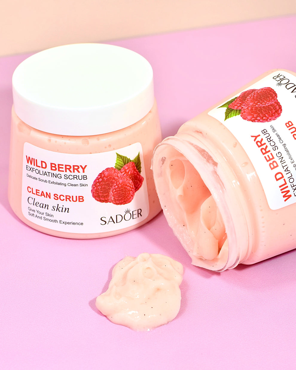 Exfoliante Corporal Fresa Salvaje Suavidad & Glow Frutal – Sadoer – Kofra Beauty co